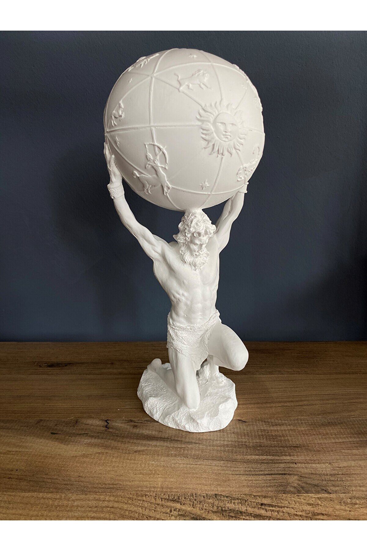 OMART HEYKEL SANAT Atlas Dünyayı Taşıyan Adam Fiyatı, Yorumları - Trendyol