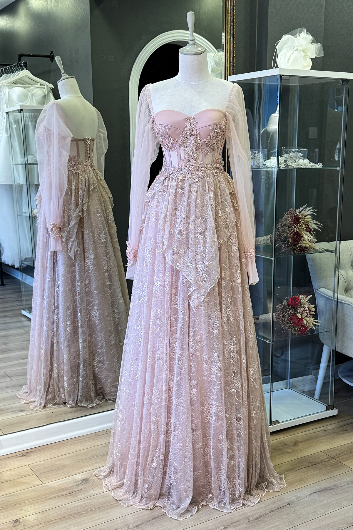 Lenta Moda Pudra Simli Dantel Etekli Ve İşlemeli Dantel Detaylı Abiye ...