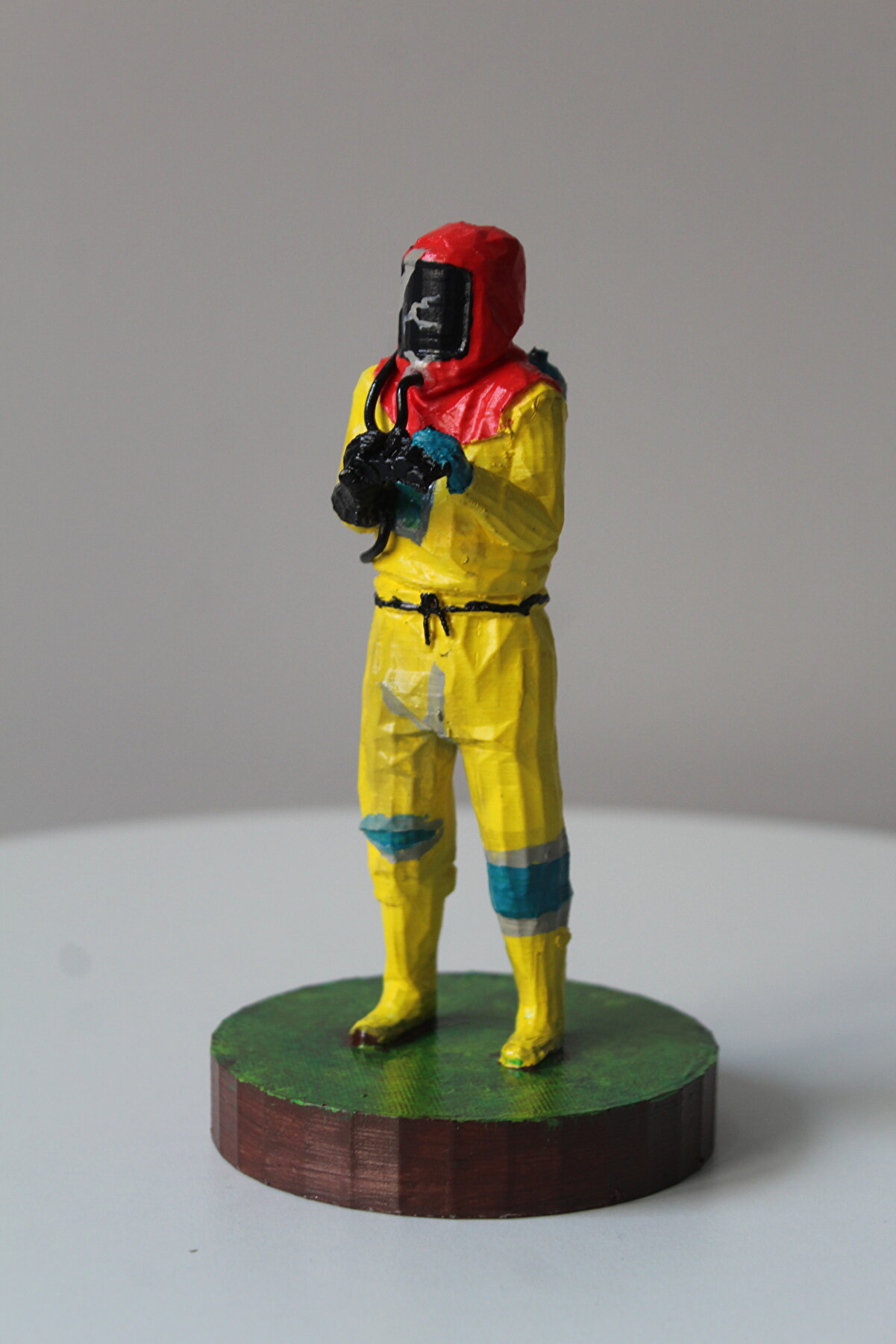 Patush Rust Hazmat Suit Figure 20cm - Fiyatı, Yorumları