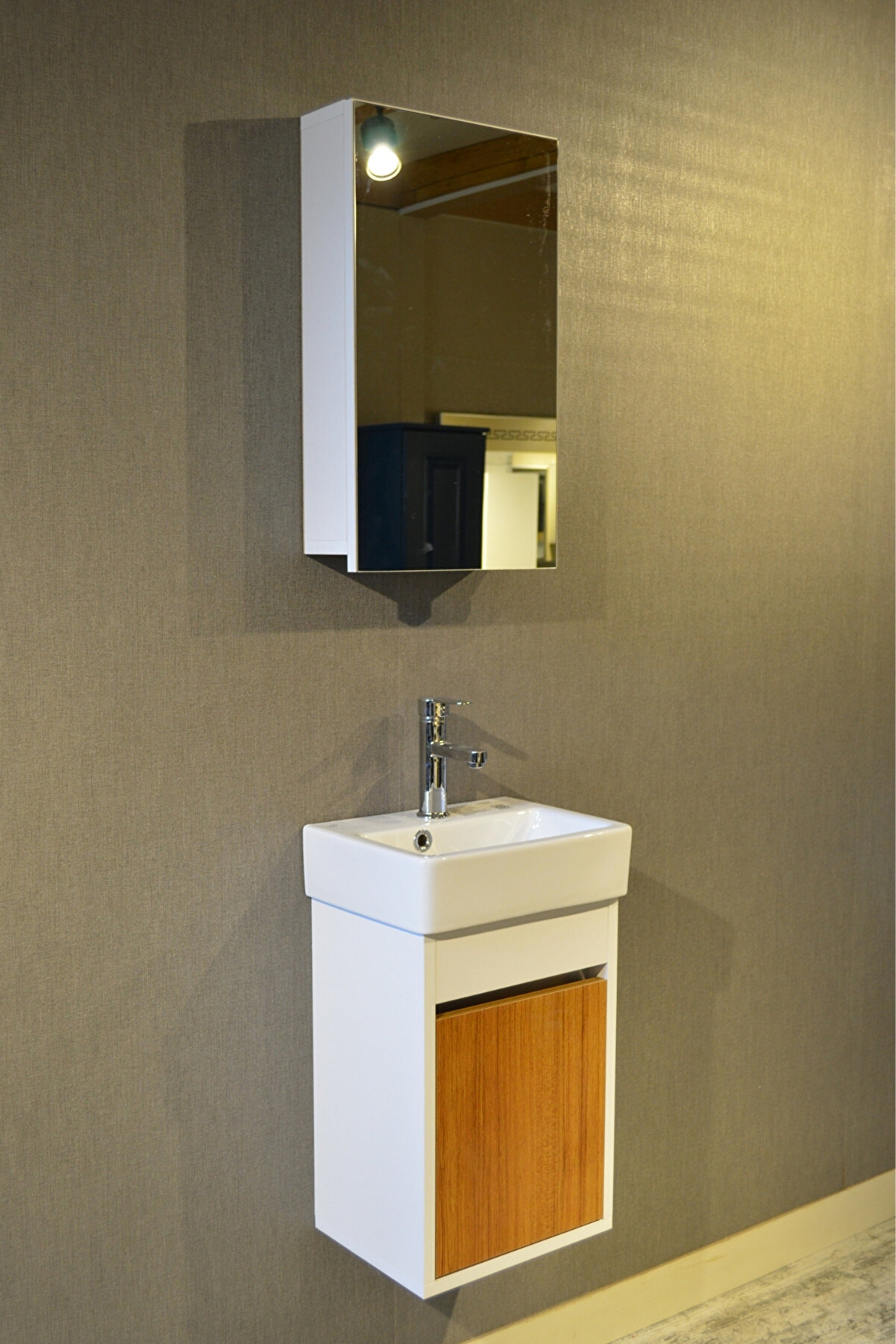 YNS BANYO Mini Banyo Dolabı 35 Cm %100 MDF Seramik Lavabolu Alt Üst Takım - Fiyatı, Yorumları