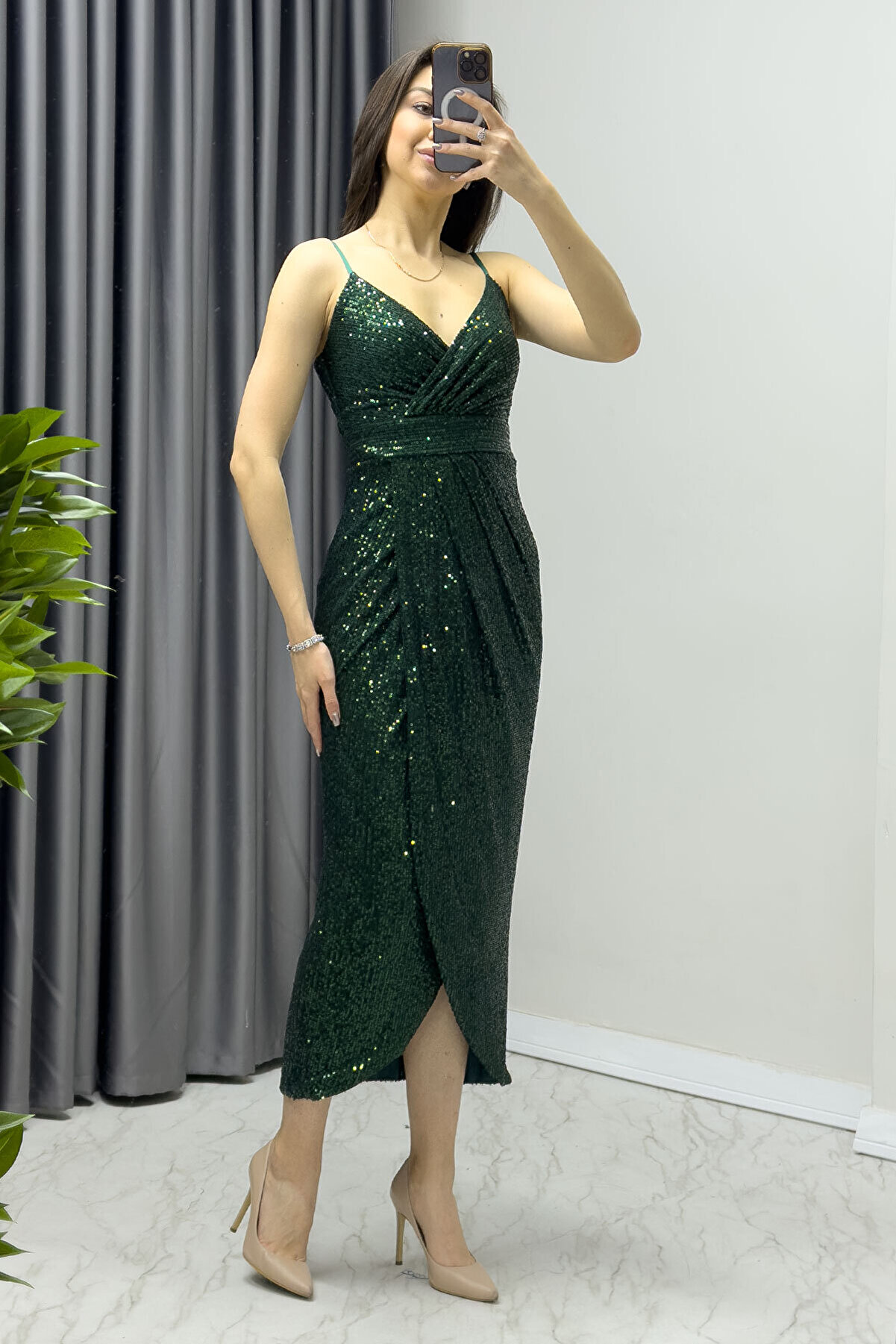 Elbise Delisi Kadın Askılı Pul Payet Kruvaze Yırtmaçlı Abiye Elbise ...