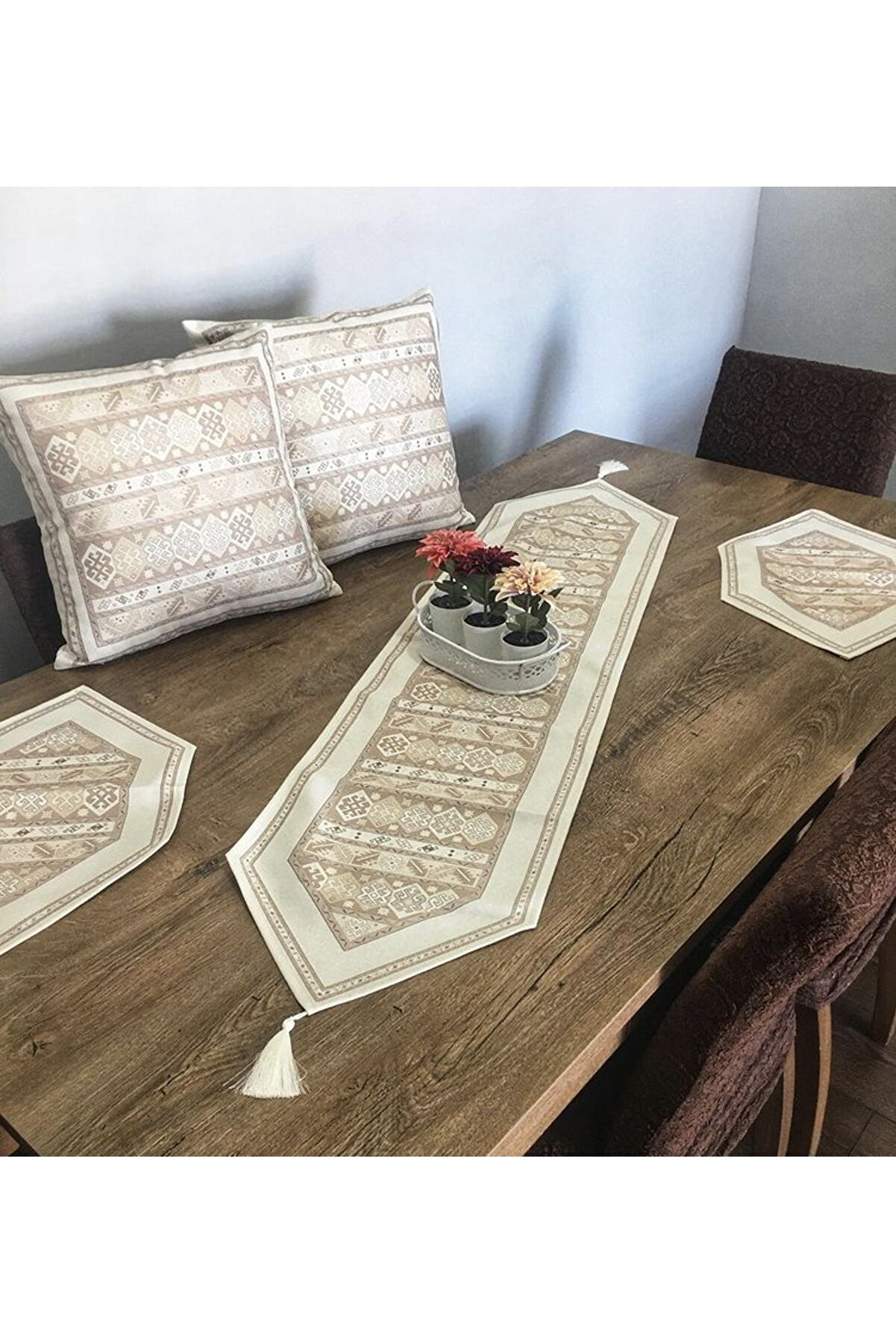 homeprima baskili masa runner Fiyatı, Yorumları - Trendyol