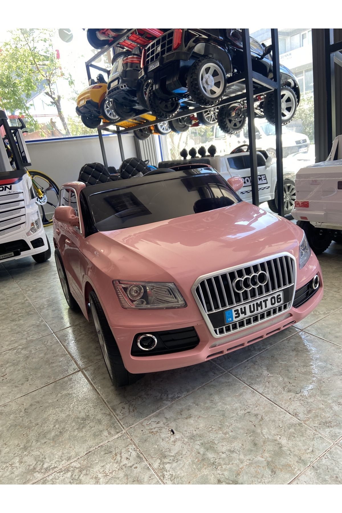 oyuncaksepeti Moda Bebekler Uzaktan Kumandalı Akülü Araba Audi Jeep ...