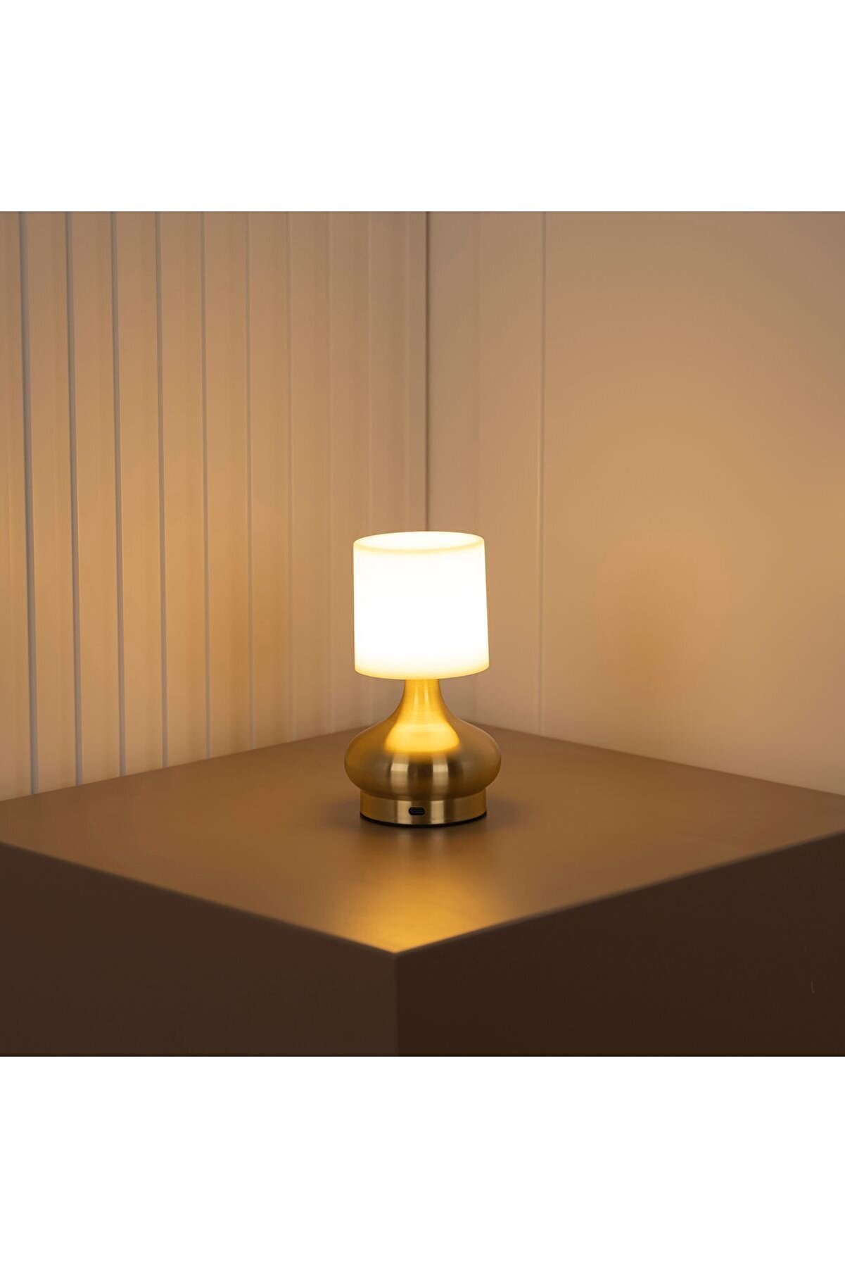 LAMBAM LUMIRA ŞARJLI MİNİ ABAJUR MASA LAMBASI Fiyatı, Yorumları - Trendyol