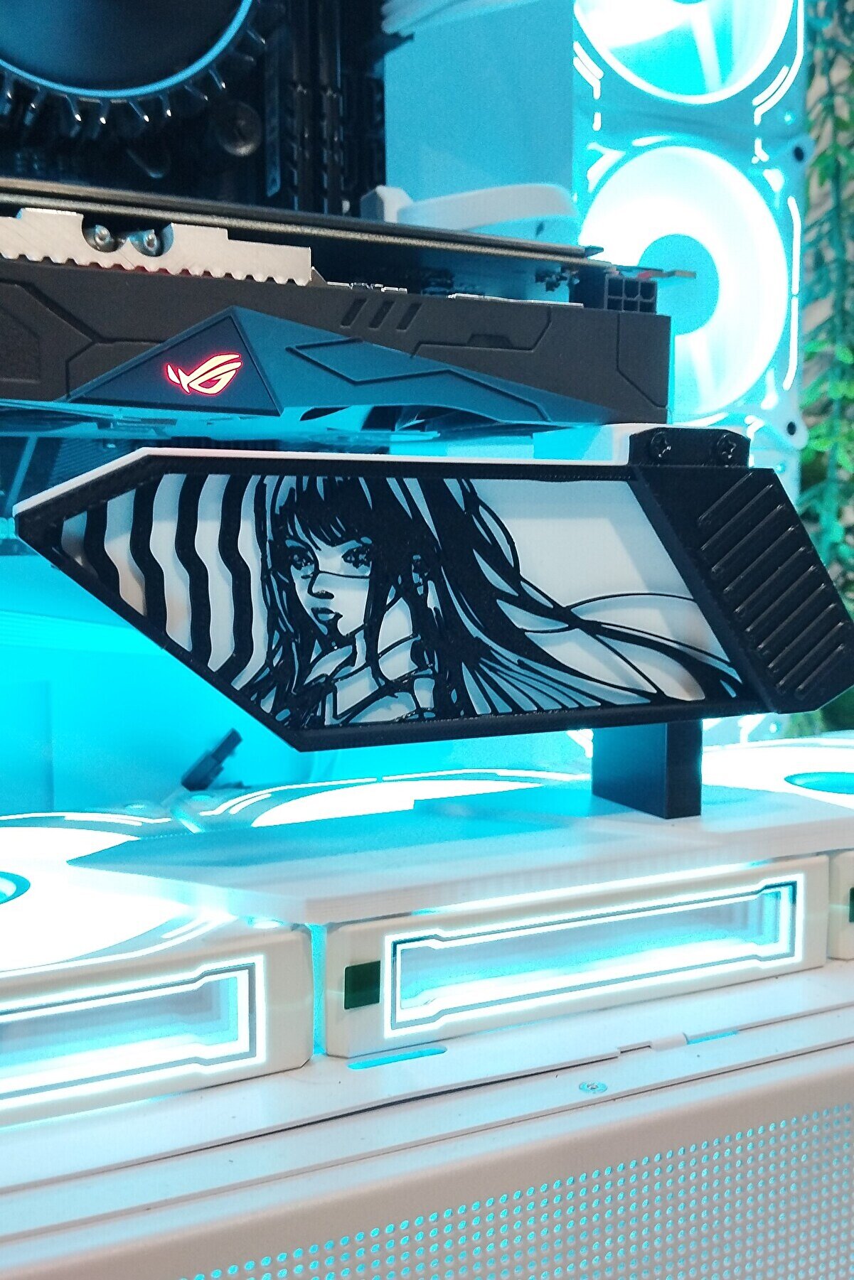 Caseybox Anime Temalı Ekran Kartı Tutucu Ayarlanabilir (8-11 cm) GPU ...