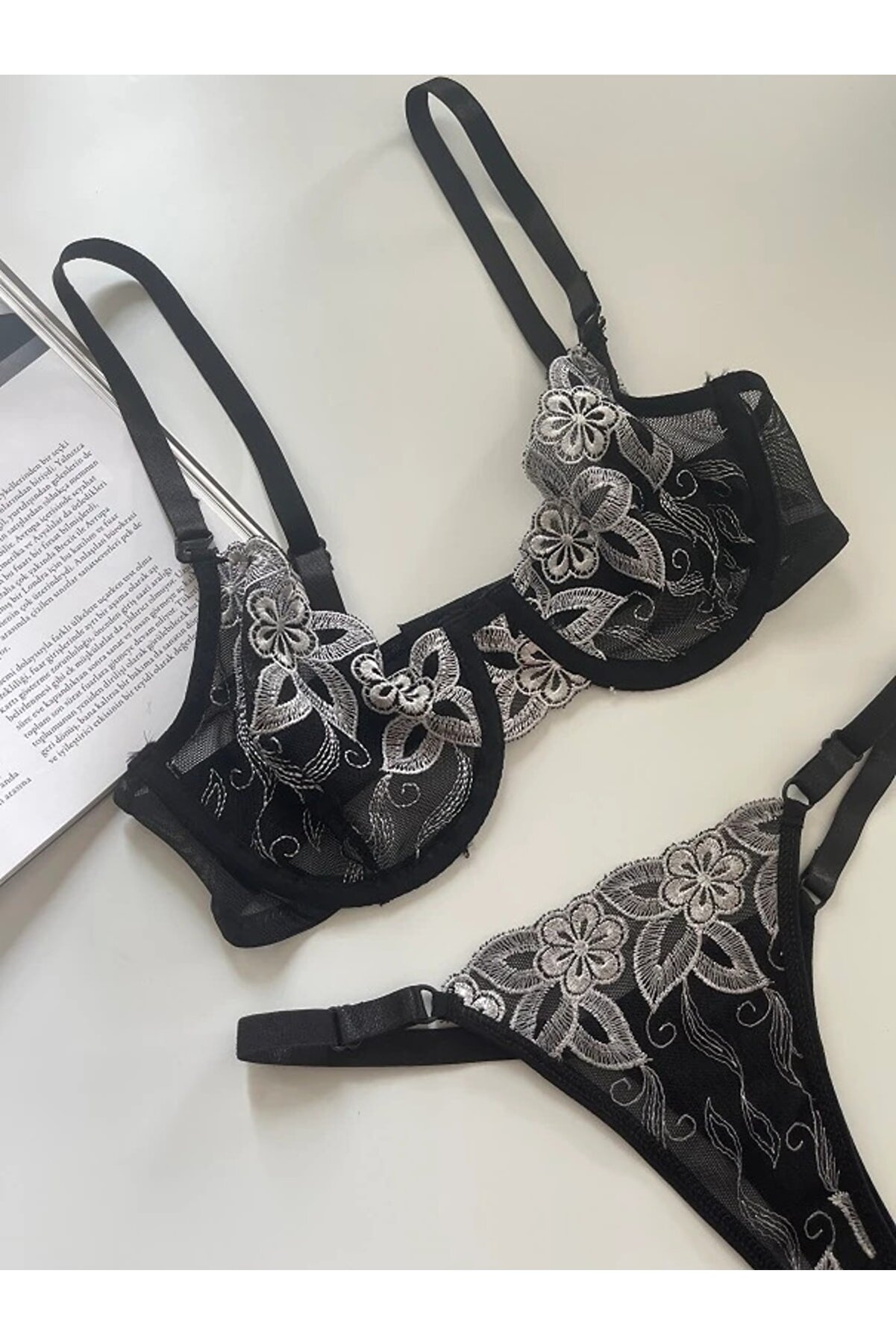 NurPeri İç Giyim Kadın Siyah Desteksiz Gümüş Brode Dantel Detaylı ...