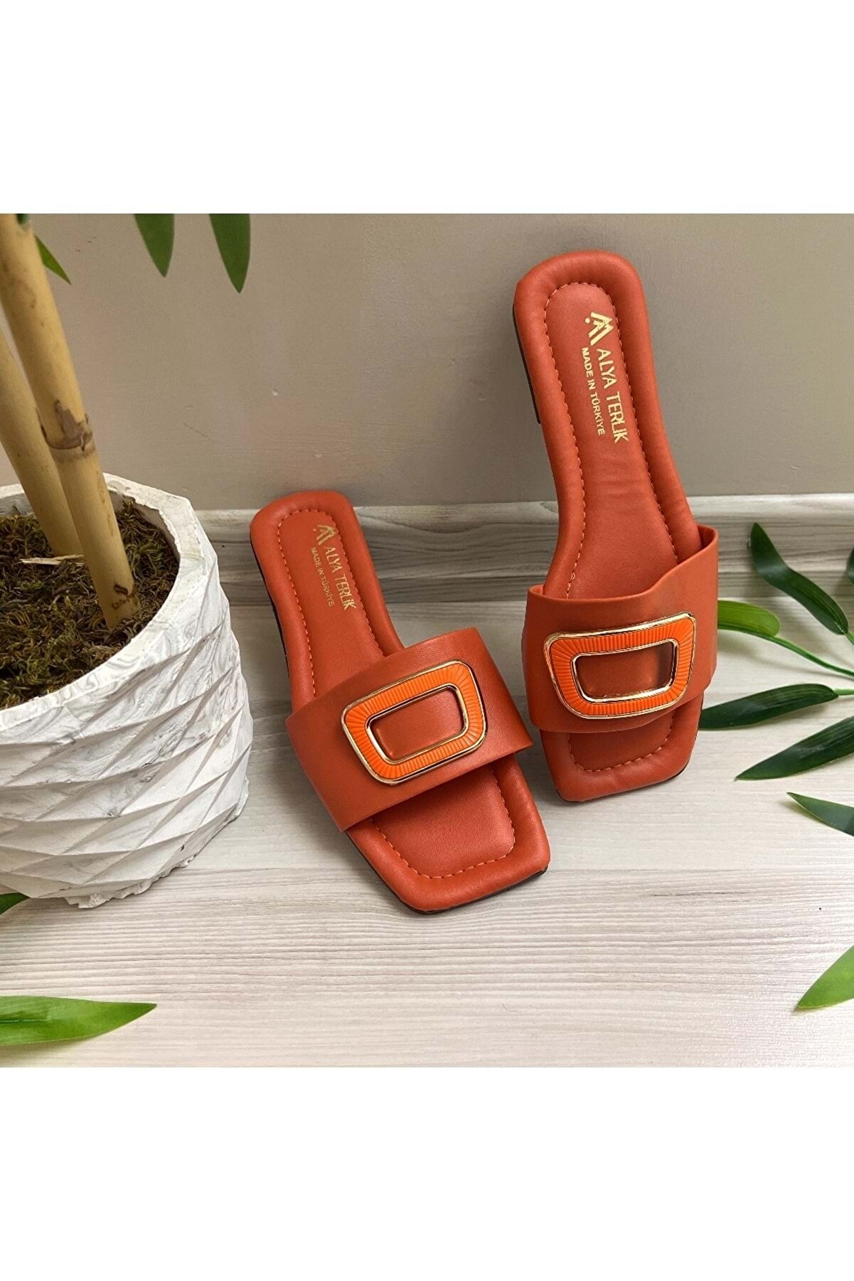 New Optimal Sofia Toka Detaylı Kadın Terlik Turuncu Fiyatı, Yorumları - Trendyol