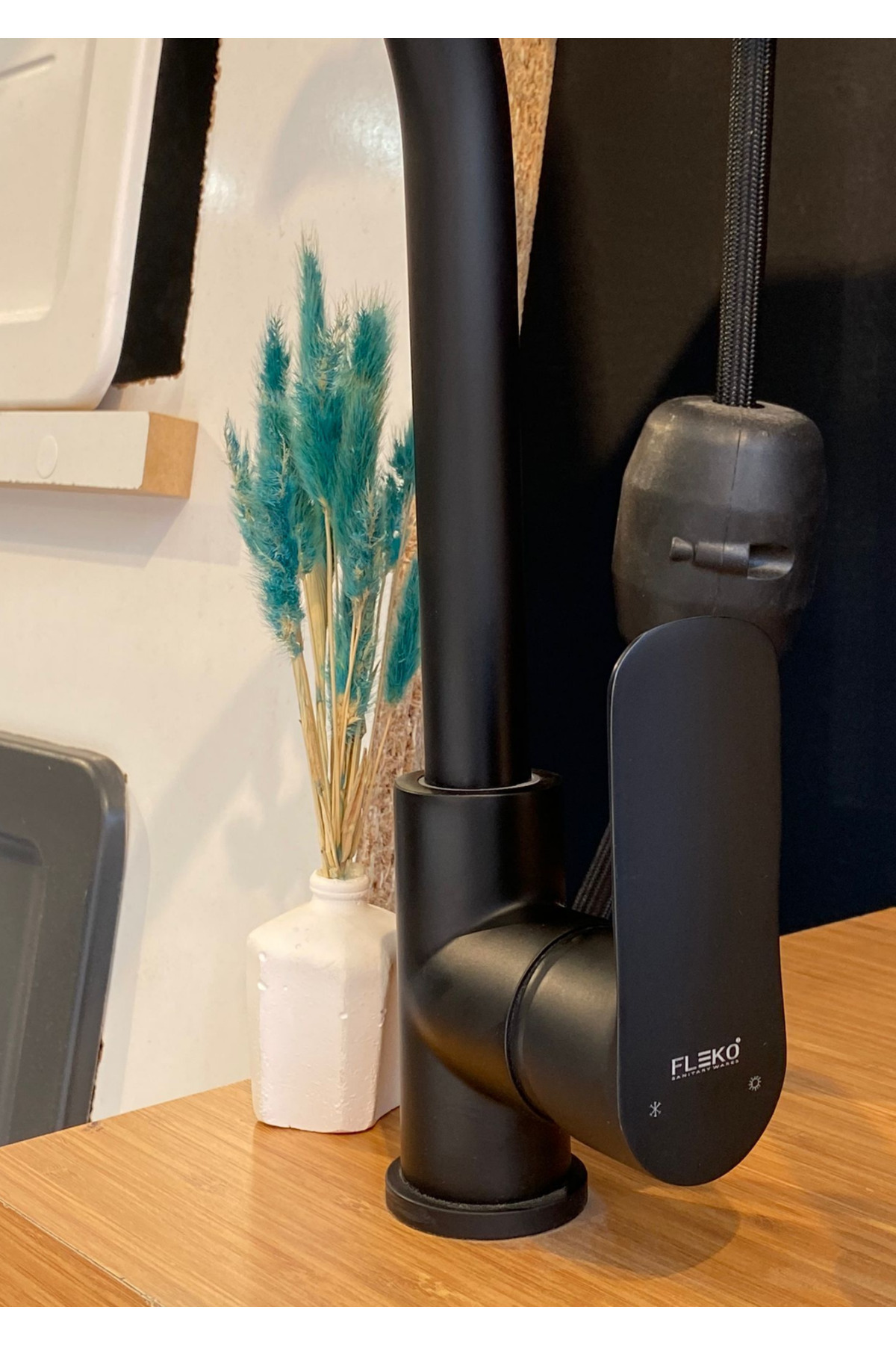 FLEKO Mat Siyah Baston Boru Eviye Bataryası Mutfak Musluğu - Fiyatı ...