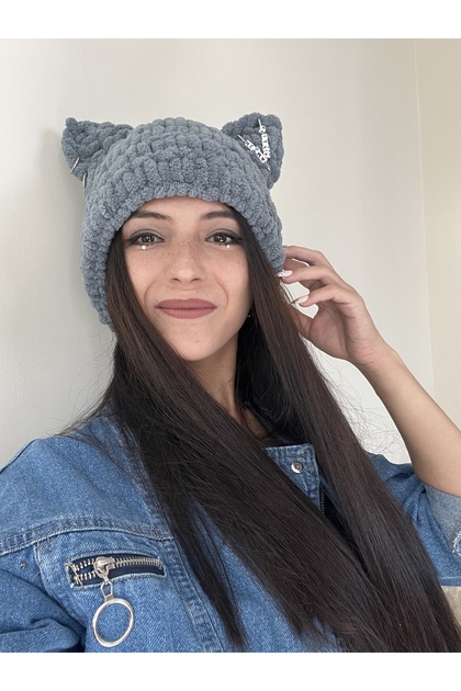 hello kitty hat winter