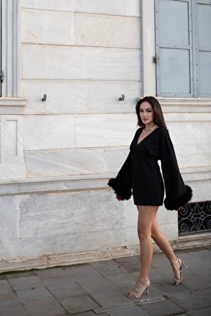 Suvee Collection Geniş Kollu Tüylü Mini Elbise - Fiyatı, Yorumları