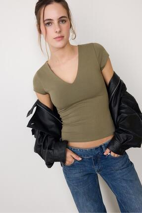 Stradivarius Kısa kollu V yaka t-shirt - Fiyatı, Yorumları