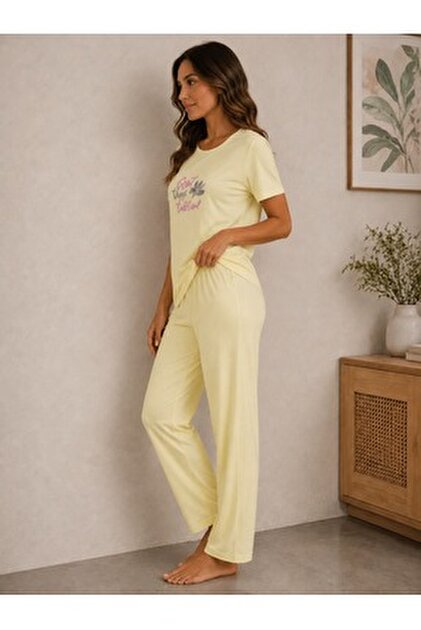 fameshomewear KADIN VİSKON GREAT BASKLI DÜZE DÜZ SIFIR YAKA PİJAMA ...