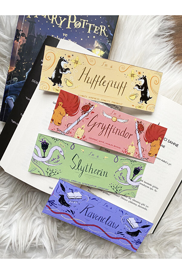 Pankart Evi Harry Potter Bookmark Set of 4 - HOGWARTS Gryffindor ...