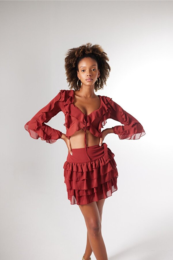 HOLLY LOLLY Crop Model, gebundene Ärmel, detaillierte Elsa-Bluse, Braun ...