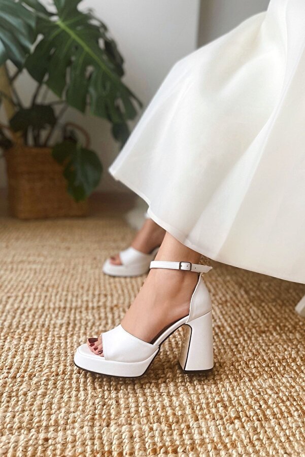 Platform wedding shoes for bride 60 photos - Astyledwedding.com