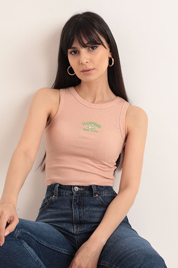 FASHION Camisole Fabric New York Embroidered Women's Crop-Beige - Trendyol
