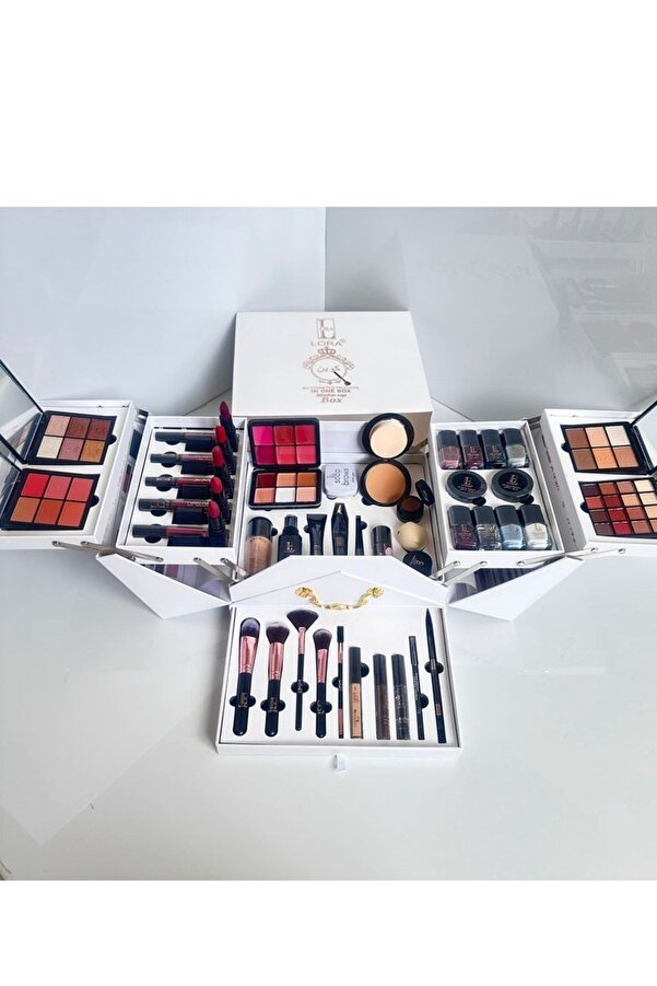 Lora Laura S Beauty Box Is Distinguished By Its Distinctive And Varied ...