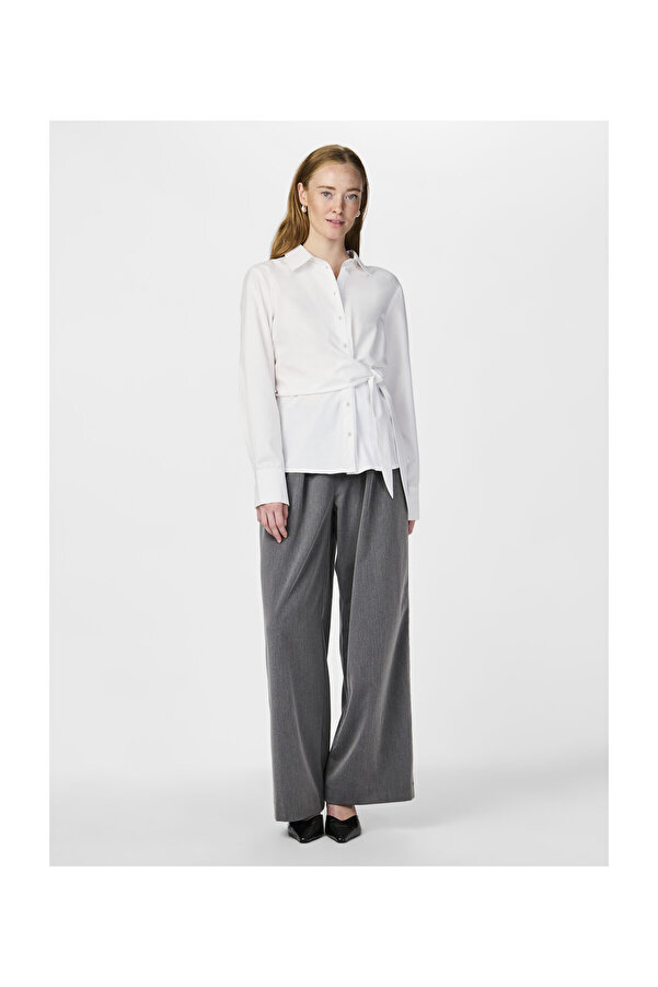 YAS. Star White Shirt für Damen und Mädchen- Trendyol