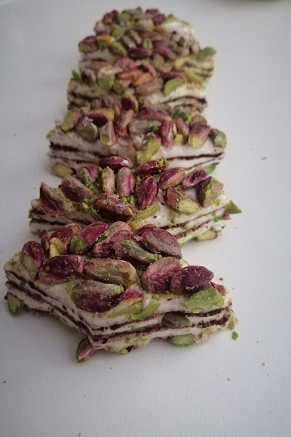 Necim Öksüz Lokum- Cezerye 500Gr Pistachio Chocolate Baklava Turkish ...