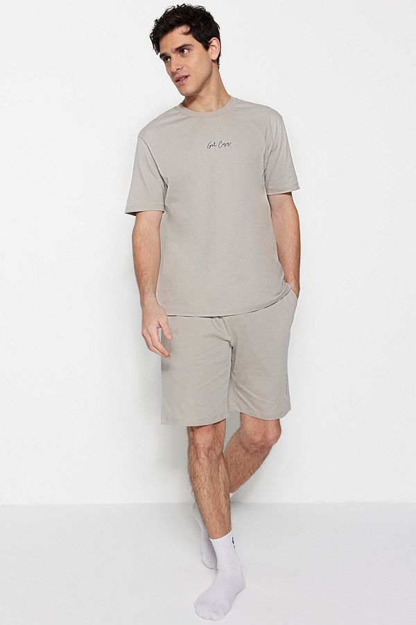 Trendyol Collection Stone Regular Fit Pyjama Set Mit Rundhalsausschnitt