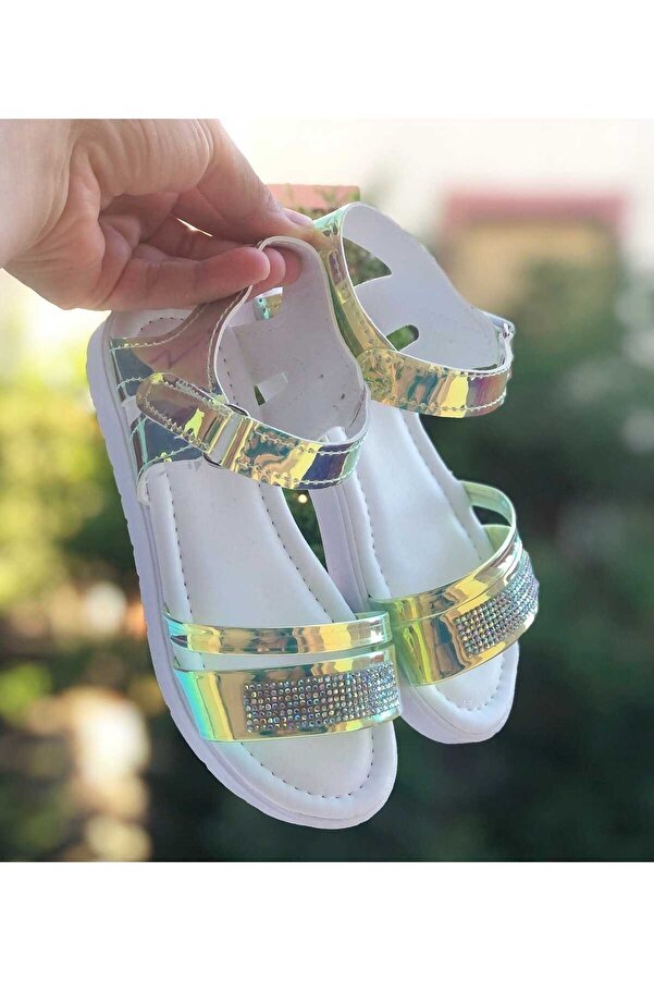 Pandalina Момичешки холограмни каменни сандали- Trendyol