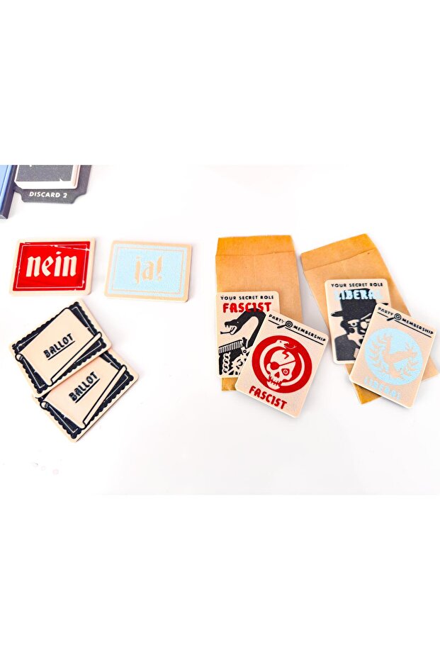 ATRL Secret Hitler - Original Design Edition - Masaüstü Kutu Oyunu ...