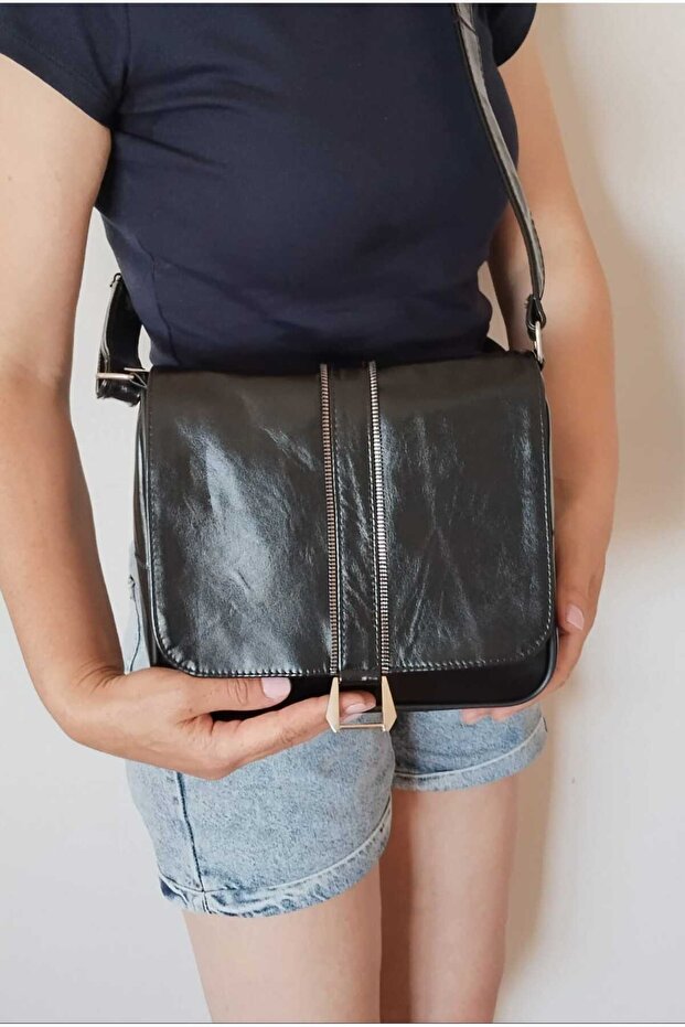atter ΤΣΑΝΤΑ UNISEX ΓΝΗΣΙΟ ΔΕΡΜΑ (24CM X 23CM)- Trendyol