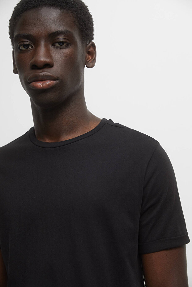 Pull & Bear Basic muscle fit T-shirt- Trendyol