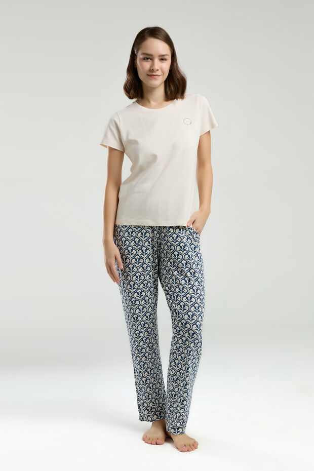 Arnetta Women's Cream Short Sleeve Pajama Set- Trendyol