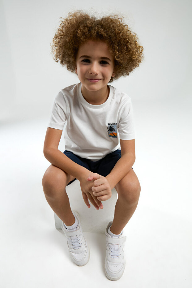 Arnetta Boy's White Bermuda Suit- Trendyol