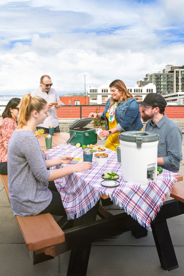Stanley Water Jug Soğutucu Termos Çanta 7,5 Litre Musluklu Termos ...
