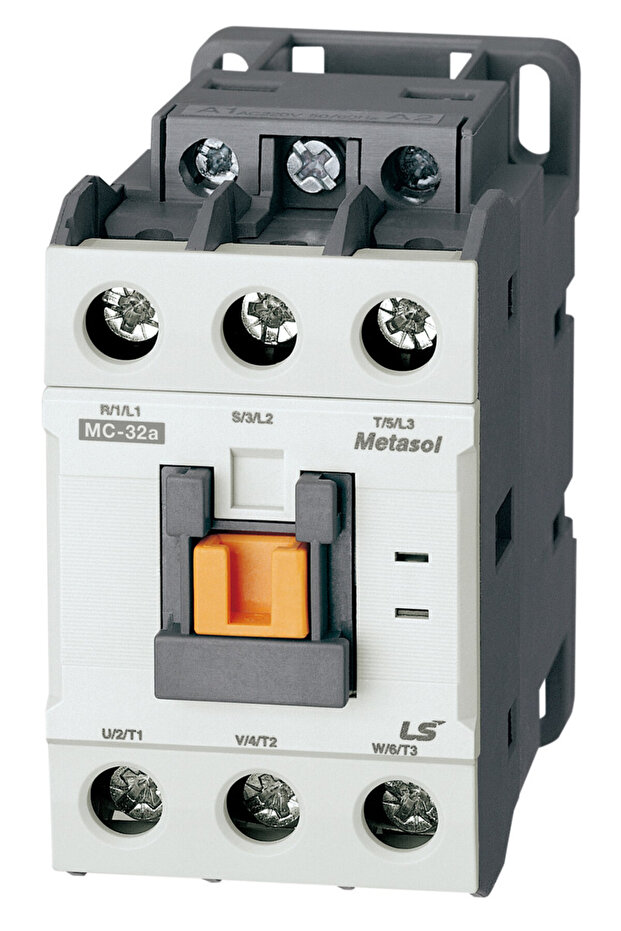 Other Power contactor 32A 15 kW 3-pole with 24V DC coil. Auxiliary ...