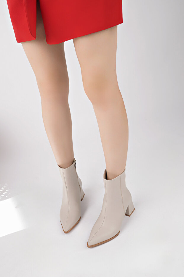 TOLGSHOES KADIN TOPUKLU SİVRİ BURUN BEJ KLASİK BOT - Fiyatı, Yorumları