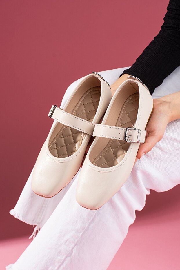 FUGA MODA Μπαλαρίνες Lorena Beige με χρυσή αγκράφα και χοντρές ταινίες ...