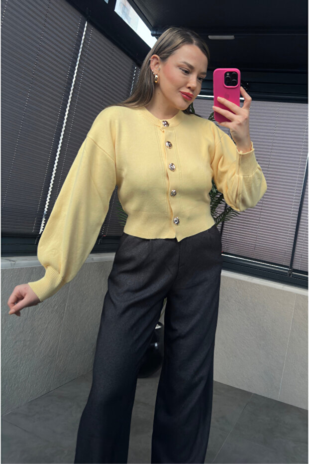 MİR STORE Sarı Balon Kollu Çiçek Düğme Detaylı Kısa Hırka - Fiyatı ...