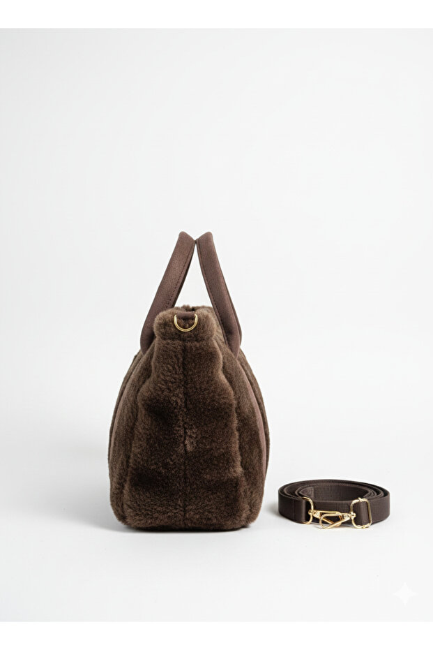 Zealous Καφέ γυναικεία τσάντα χιαστί με λουράκι κολόνας από γούνα ...
