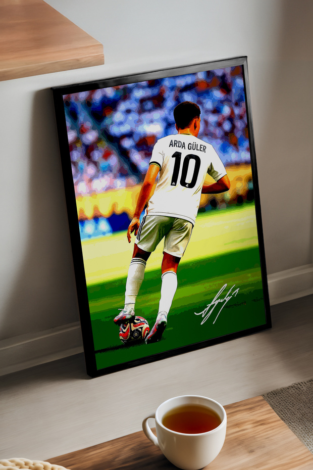 Duvarda Arda Güler Siyah Ahşap Çerçeveli Poster, Dekoratif Futbol Real ...