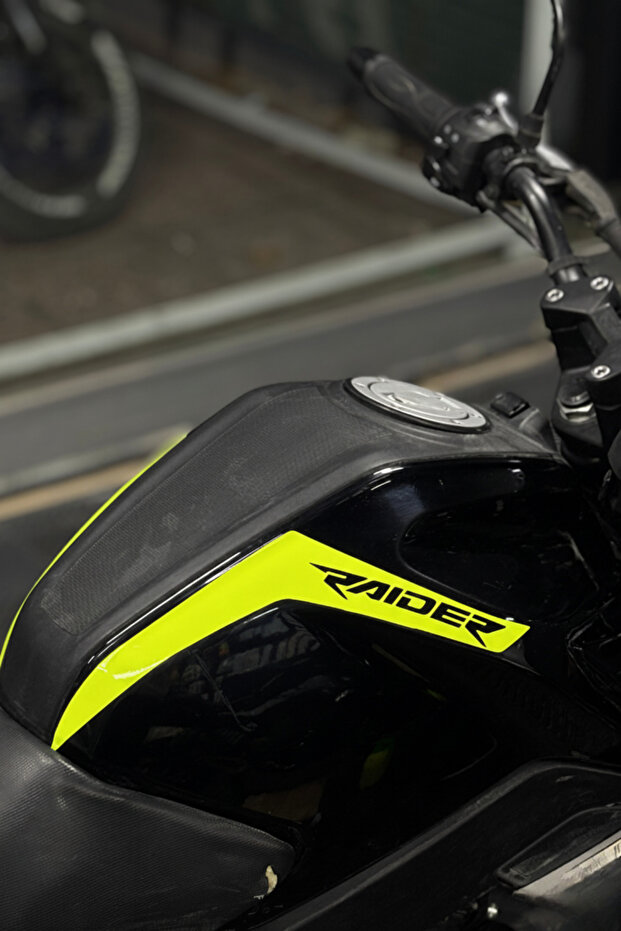 Banxtre Tvs Raider 125 Motosiklet için Uyumlu Depo Kordon Sticker Seti (Sağ ve Sol) - Fiyatı ...