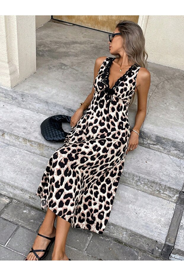 DRESSIFY WOMEN’S FASHION Kadın Askılı Derin V Dantelli Yakalı Bağcıklı ...