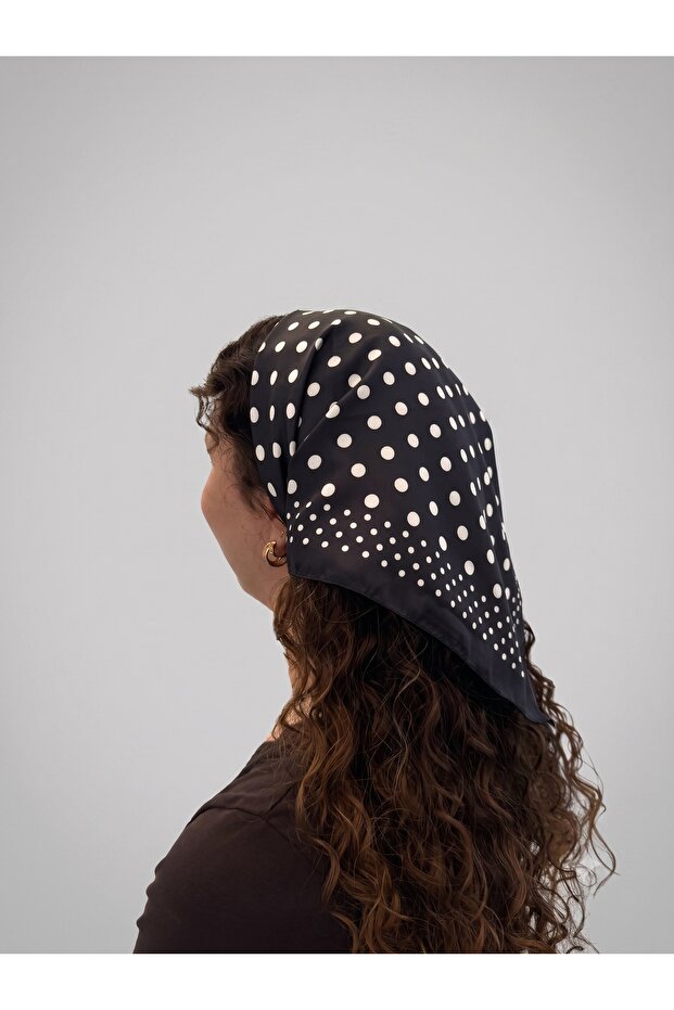 Gistoria Kadın Desenli Saten Rayon Kumaş Bandana Fular 55x55 cm ...