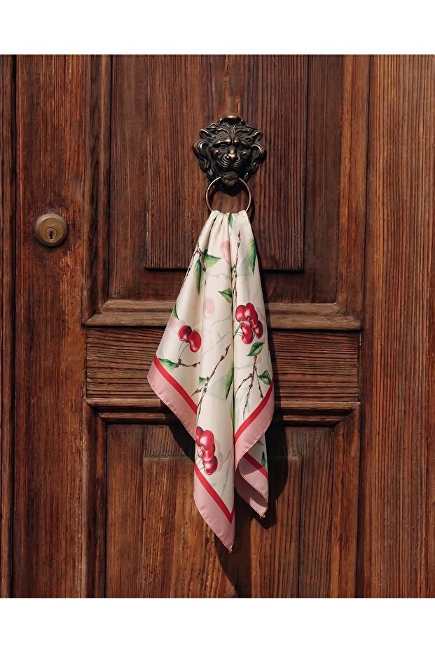 Gistoria Kadın Desenli Saten Rayon Kumaş Bandana Fular 55x55 cm ...