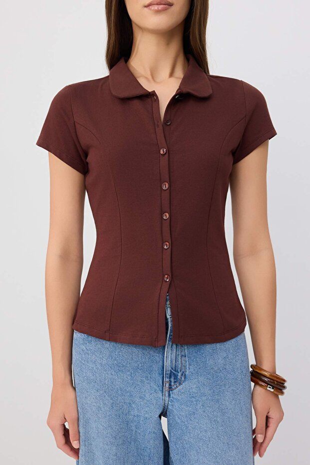 Trendyolmilla Kahverengi Fitted/Vücuda Oturan Bebe Yaka Düğmeli Pamuklu ...