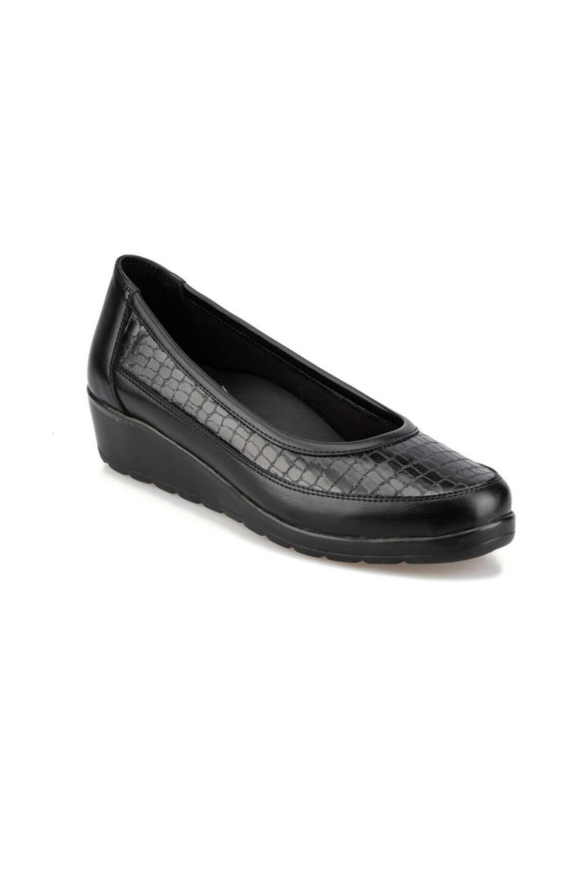 Polaris 5 Nokta Siyah Kadın Dolgu Topuklu Ayakkabı