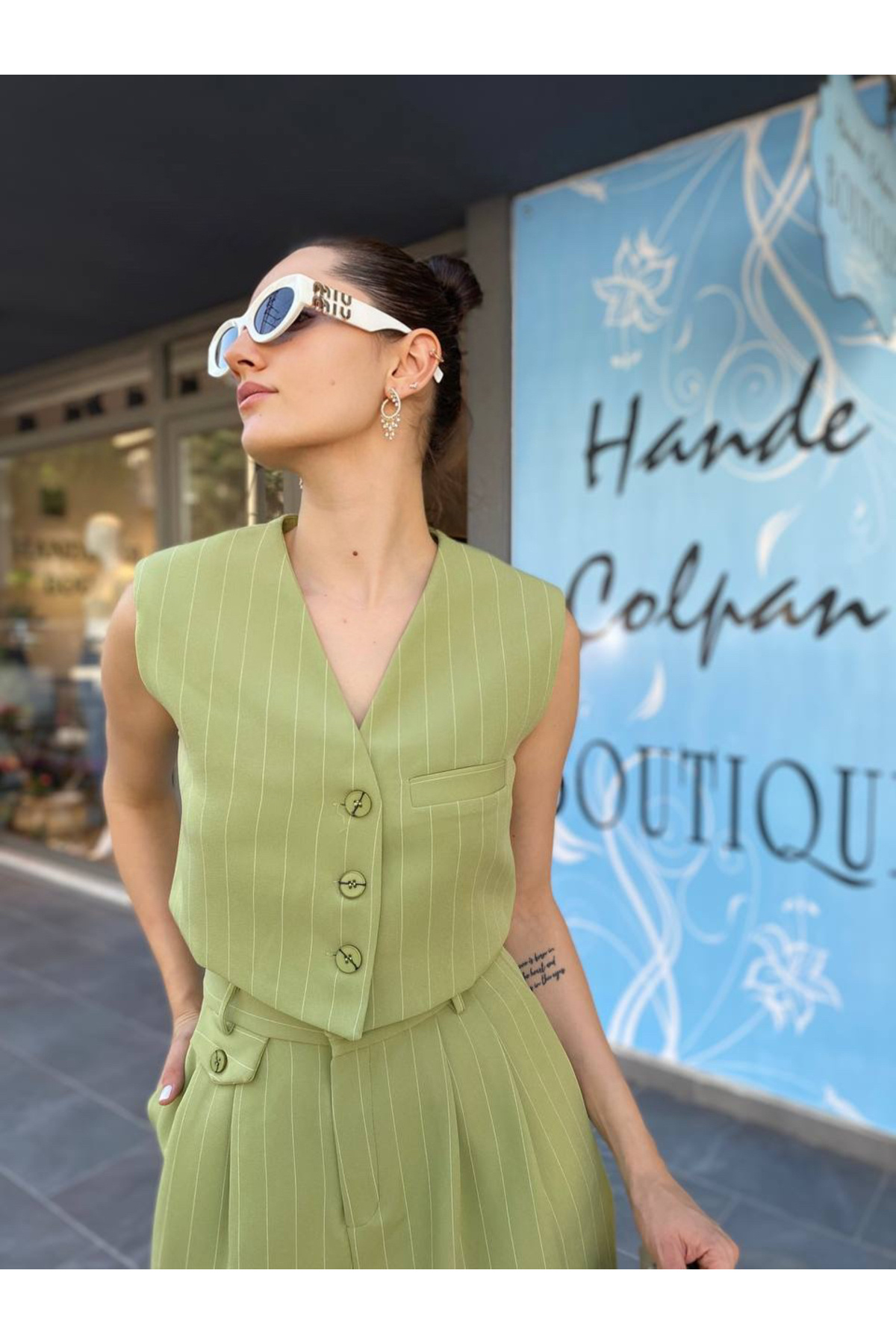 HANDE ÇOLPAN Yeşil Bej Çizgili Yelek Fiyatı, Yorumları - Trendyol