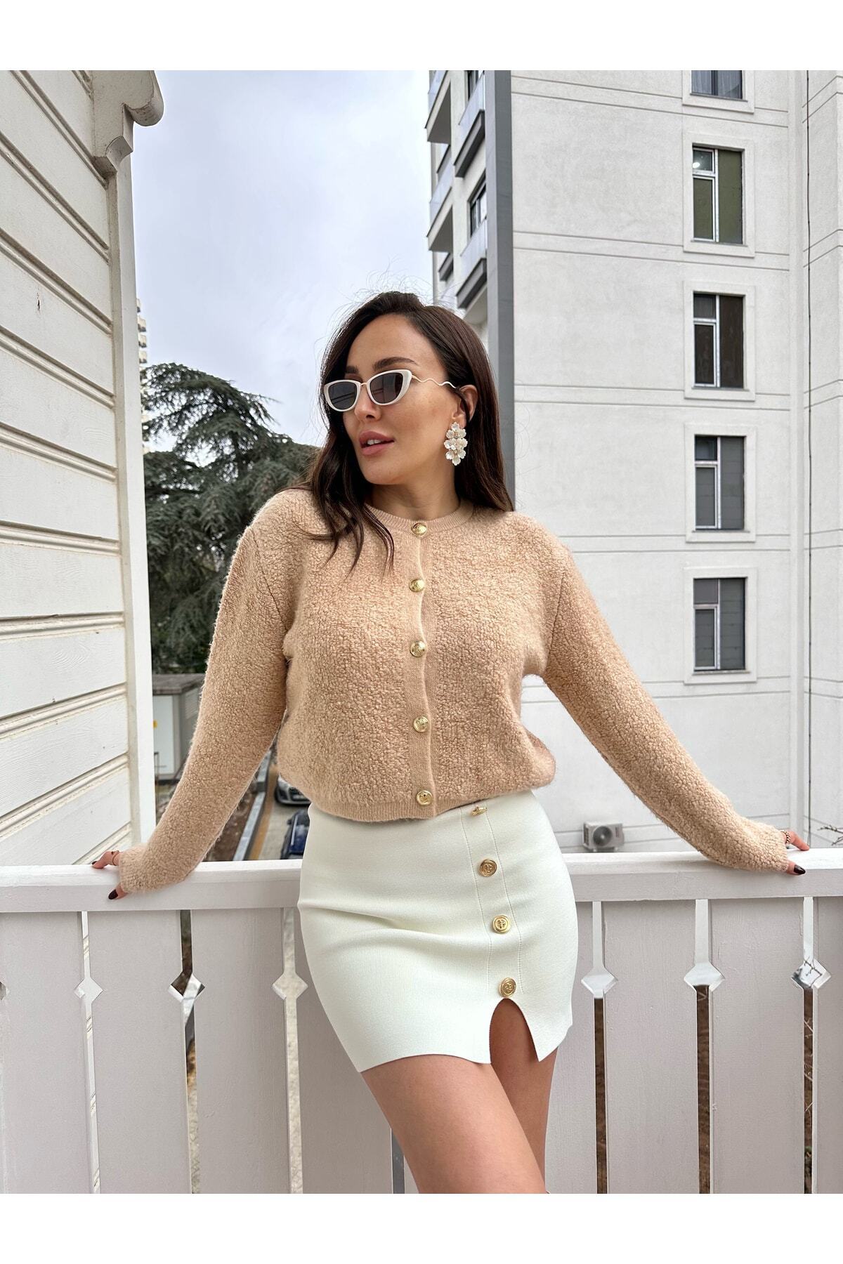 Bolesa Suadiye Bej Altın Renk Düğmeli Hırka Fiyatı, Yorumları - Trendyol