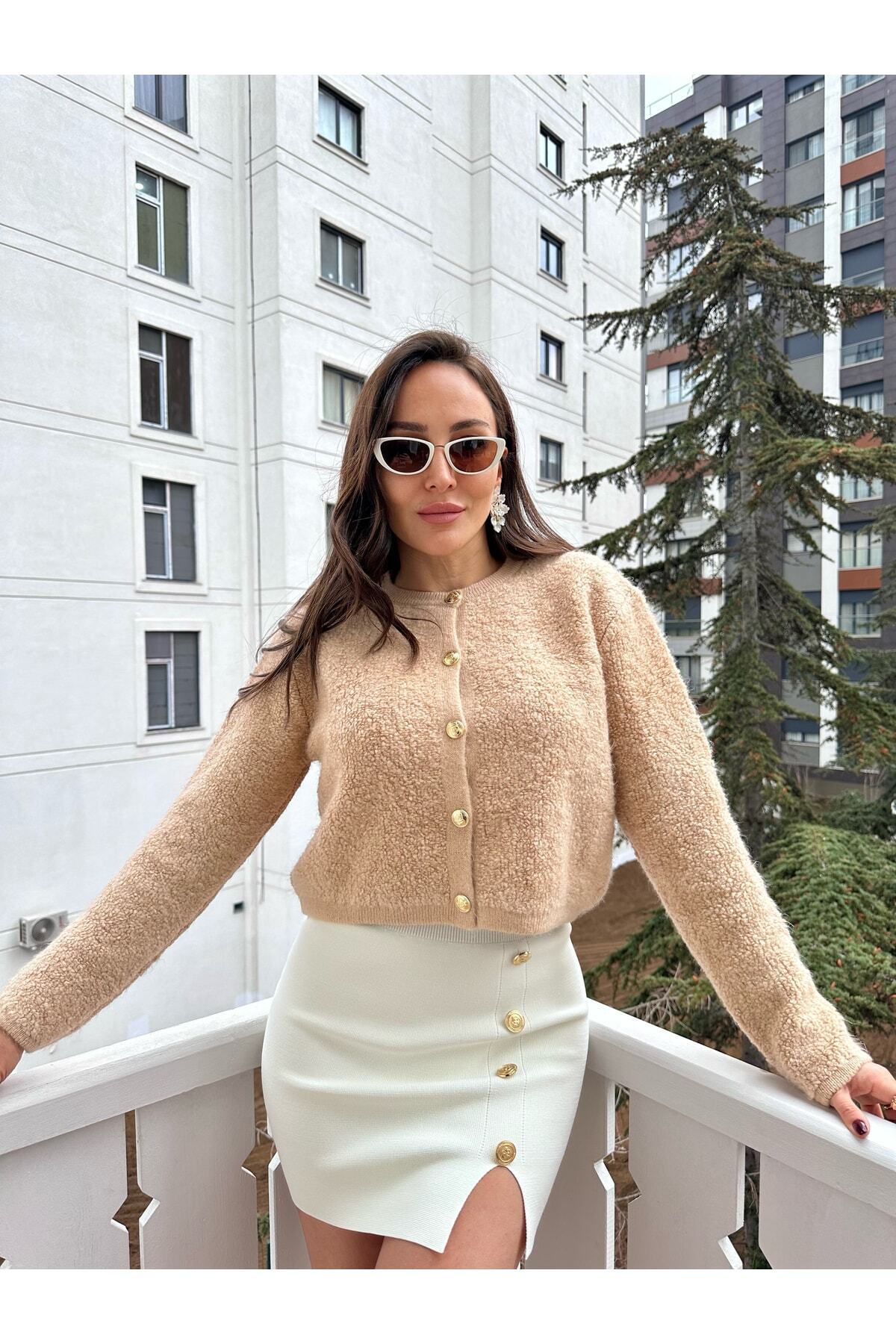 Bolesa Suadiye Bej Altın Renk Düğmeli Hırka Fiyatı, Yorumları - Trendyol