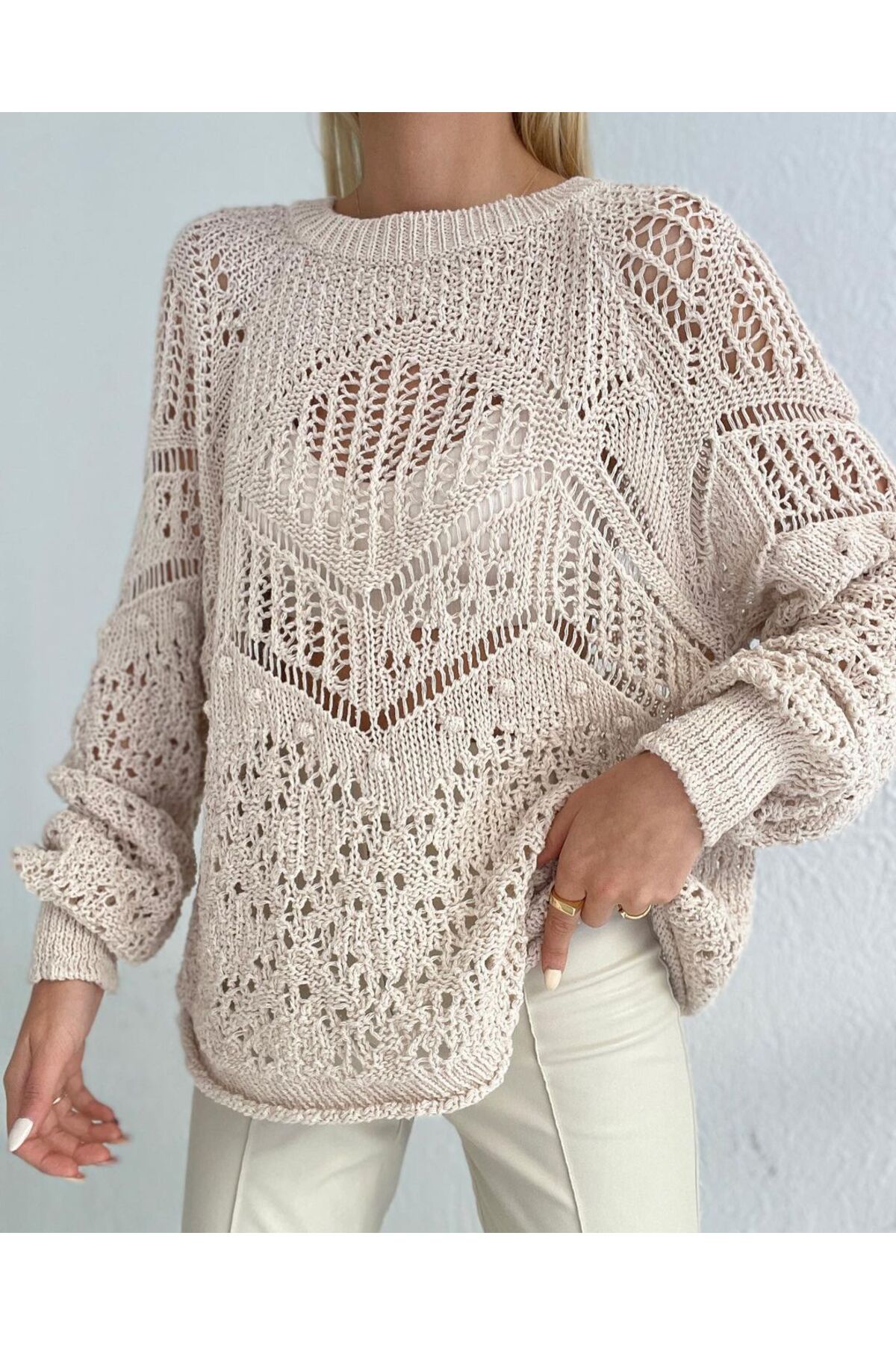 ALESGEROV Kadın Bej Salaş Ajurlu Triko Kazak Fiyatı, Yorumları - Trendyol