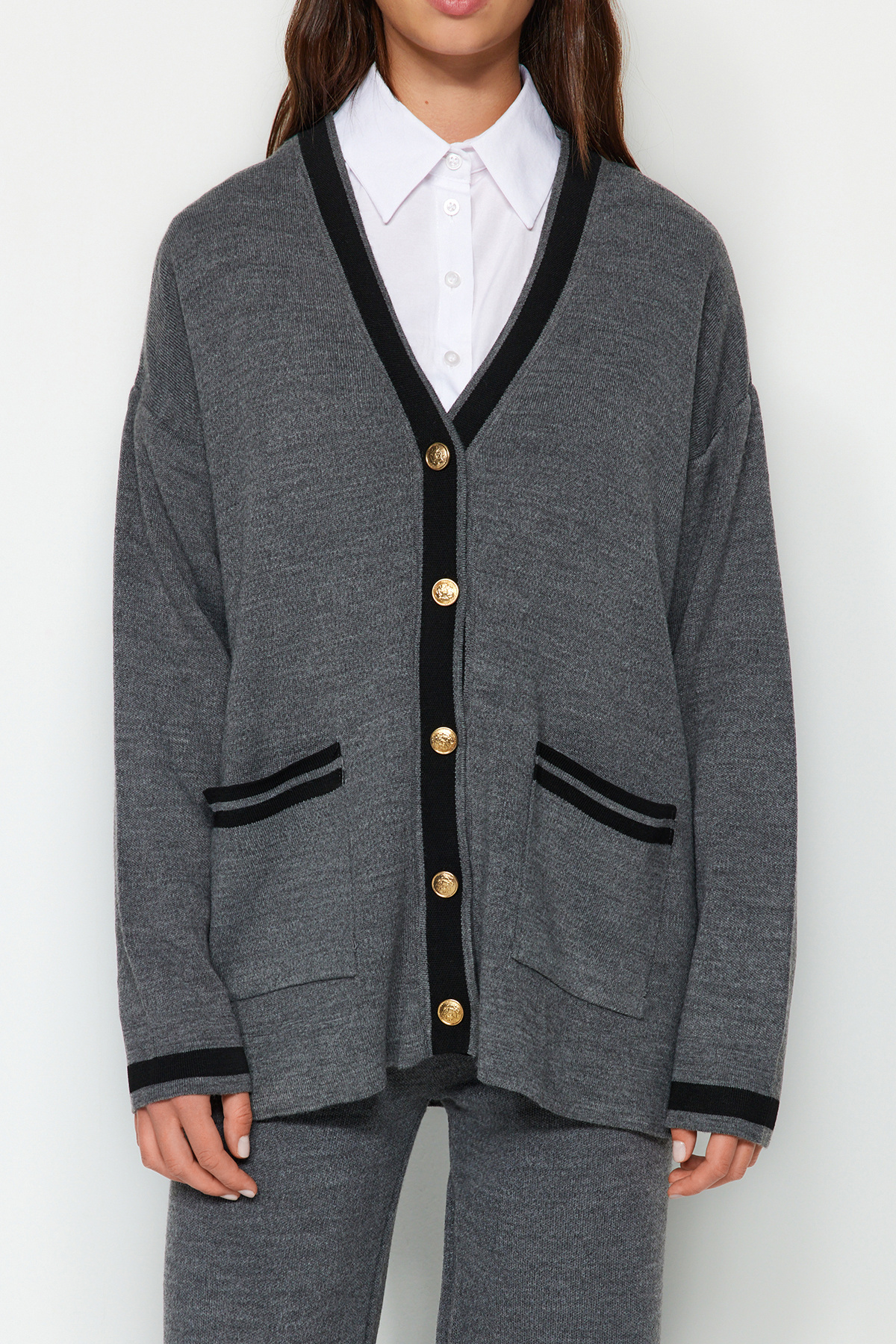 TRENDYOL MODEST Bloc de culoare antracit, buzunar cu nasturi aurii ...