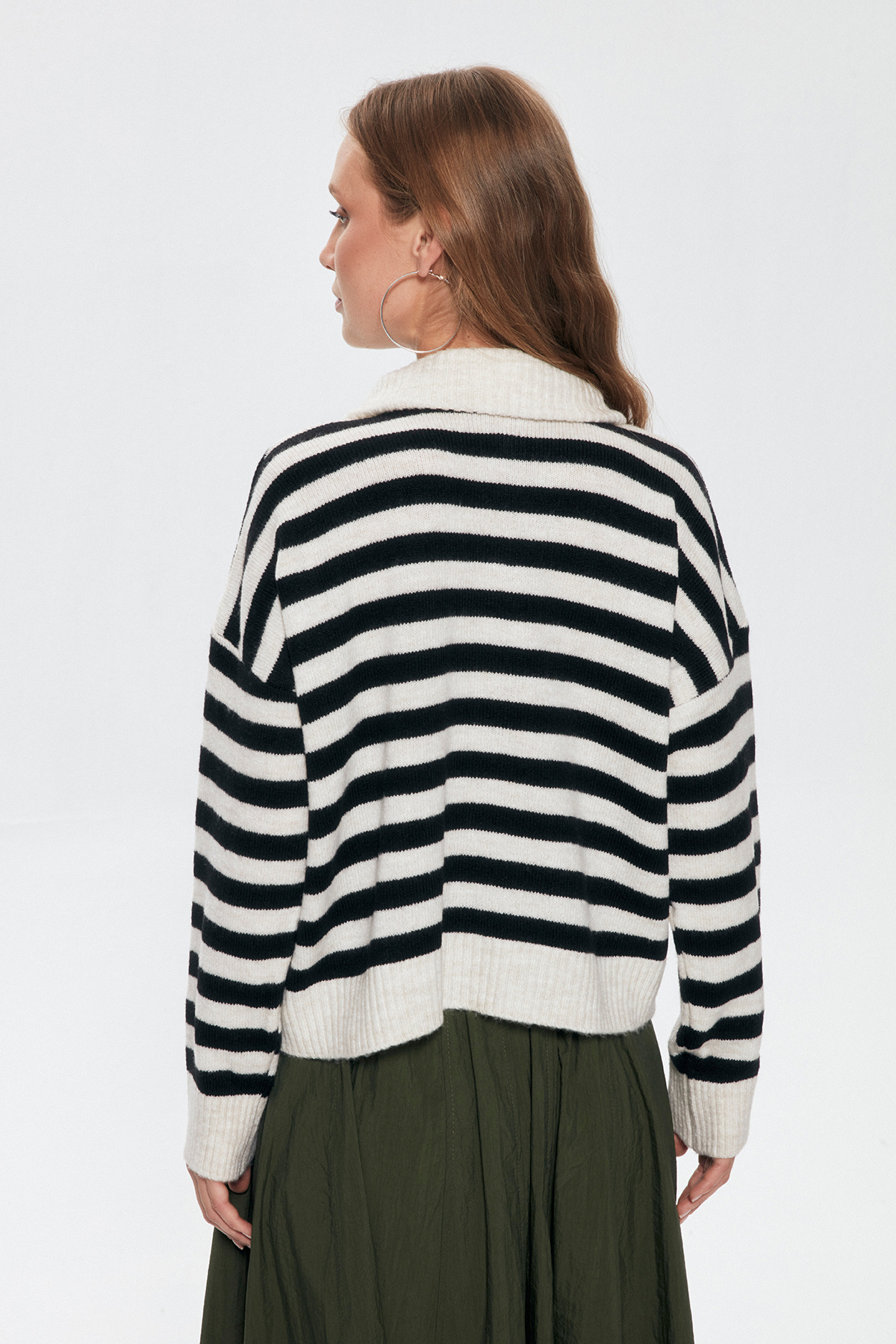 Quzu Fermuarlı Dik Yaka Kazak Ekru-Siyah Fiyatı, Yorumları - Trendyol