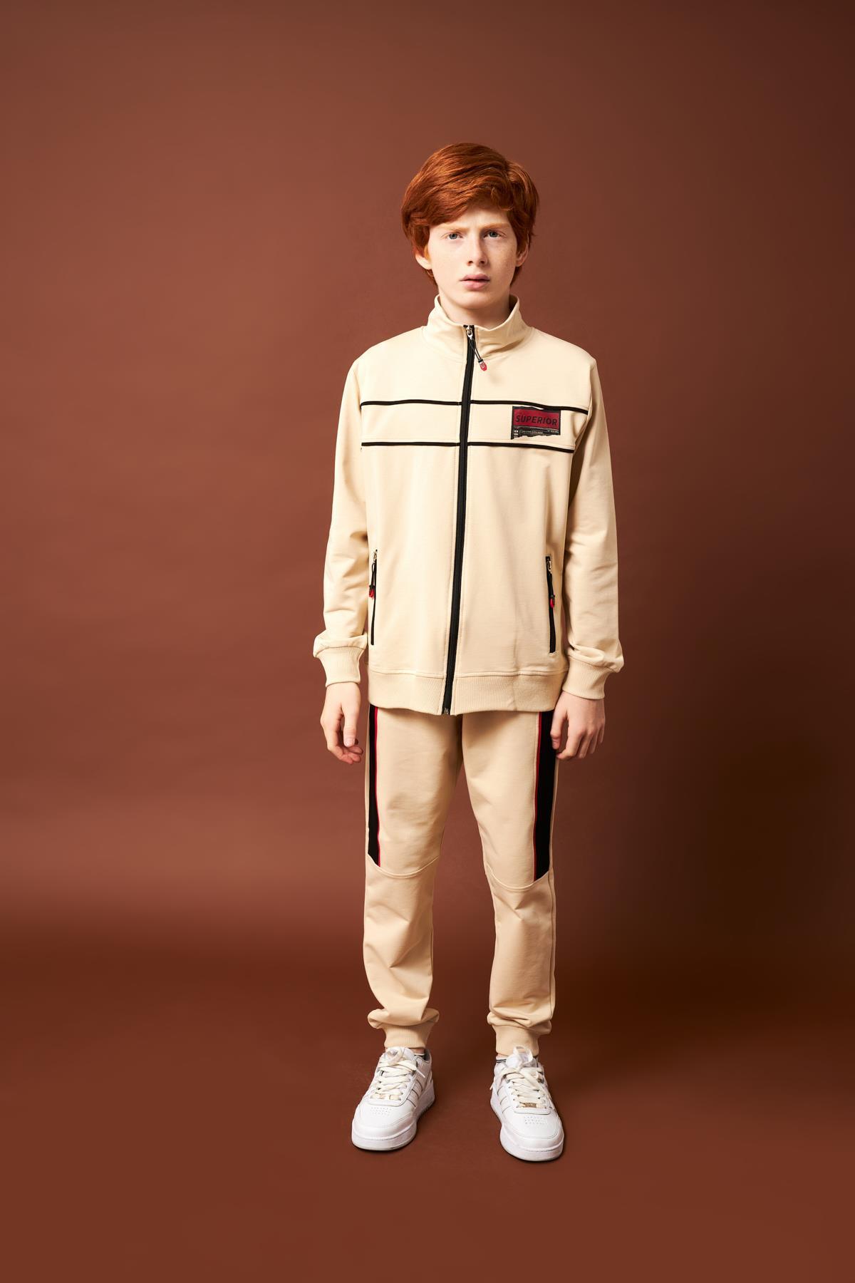 Perendi Печат с подробен камък за ученически комплект за момче- Trendyol